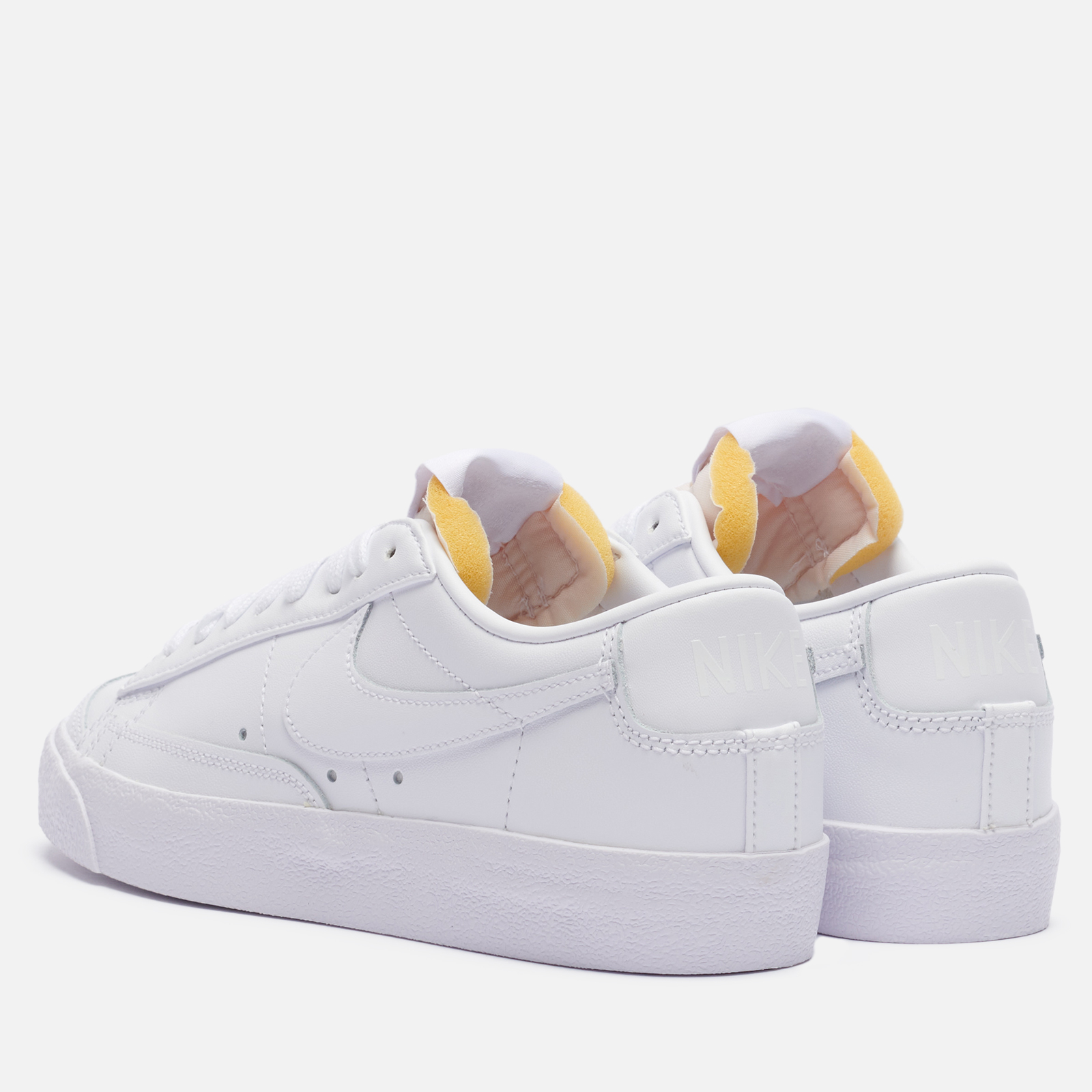 Женские кроссовки Nike Blazer Low 77 DC4769-101